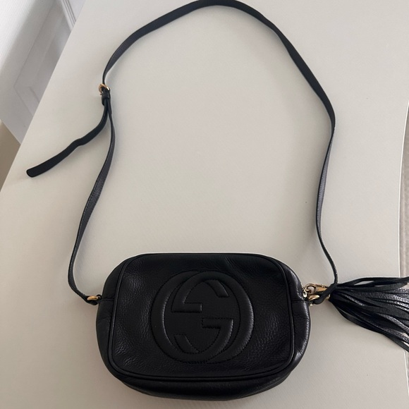 Gucci | Bags | Gucci Black Pebbled Small Soho Disc Crossbody Bag | Poshmark